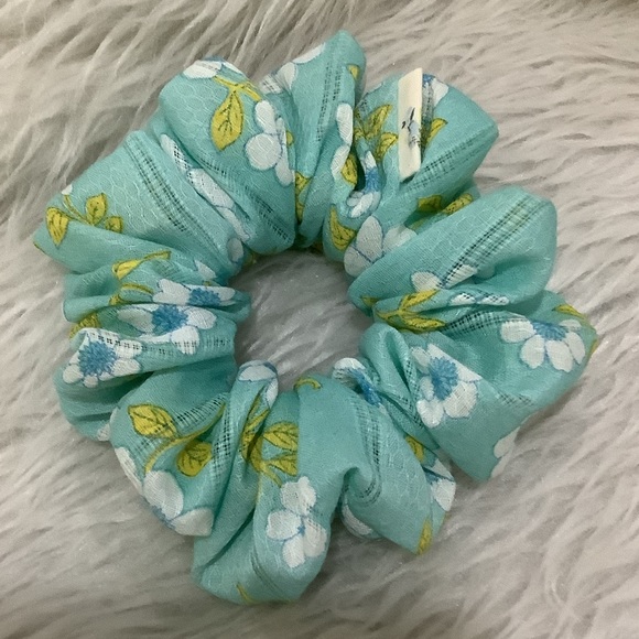 chic jem | Accessories | Handmade Vintage Floral Turquoise Summer ...